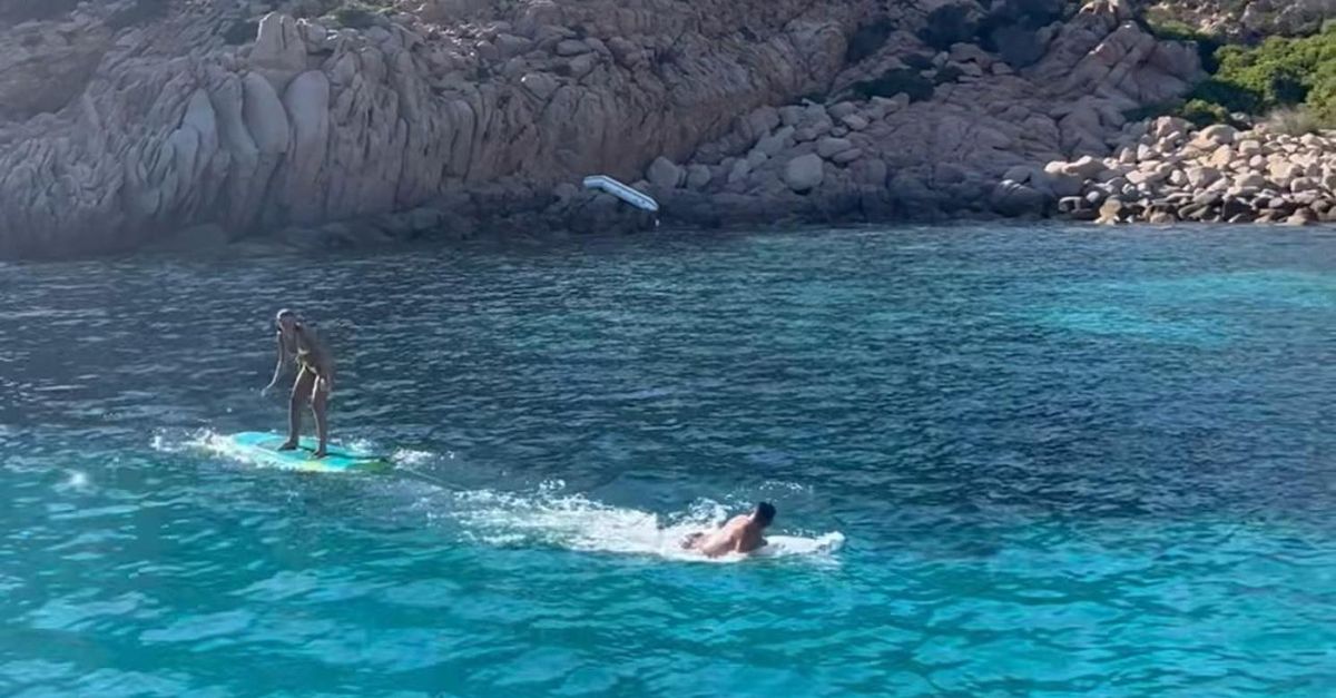 "Bene ma non benissimo", la sorella di Frattesi fa surf - VIDEO - Golssip