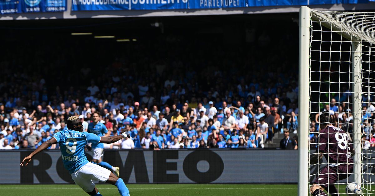 Napoli-Frosinone 2-2, brusca frenata degli azzurri: gli highlights del match - Calcio Napoli 1926