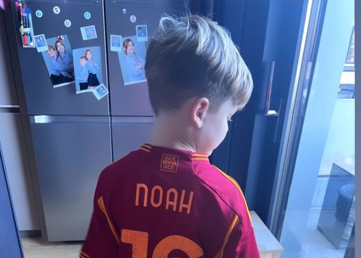 De Rossi, l’amore della famiglia prima dell’esordio: Noah posa con la ...