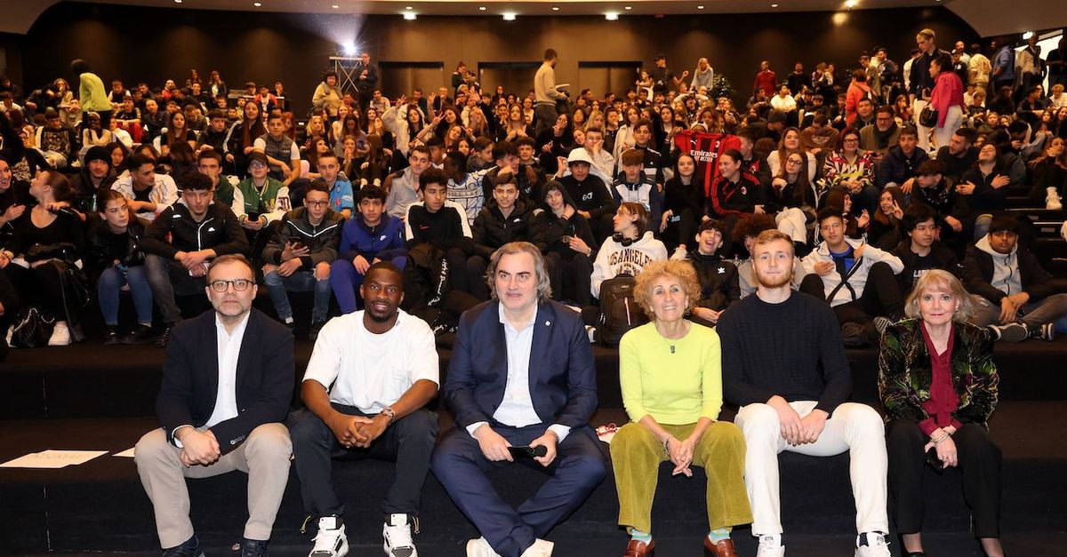 Milan, così Furlani, Tomori e Pobega contro ogni discriminazione ...