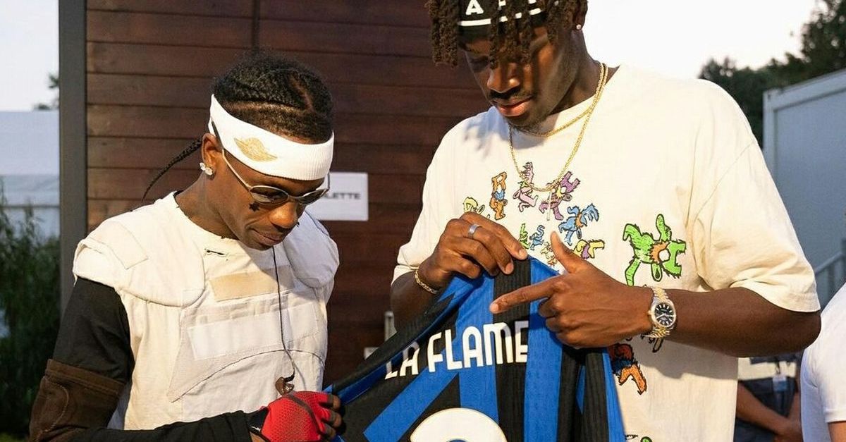 Inter, svelata la nuova maglia: tra i primi possessori c'è... Travis ...