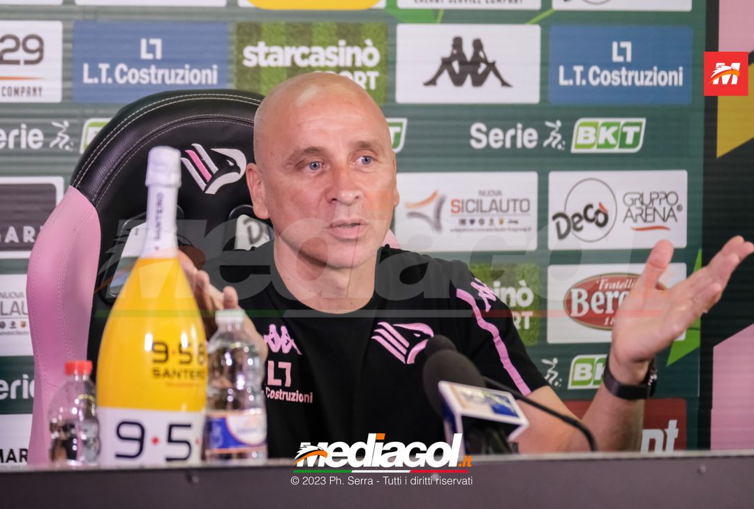 FOTO PALERMO, verso la Spal: Mister Eugenio Corini in conferenza stampa ... FOTO PALERMO, verso la Spal: Mister Eugenio Corini in conferenza stampa ...