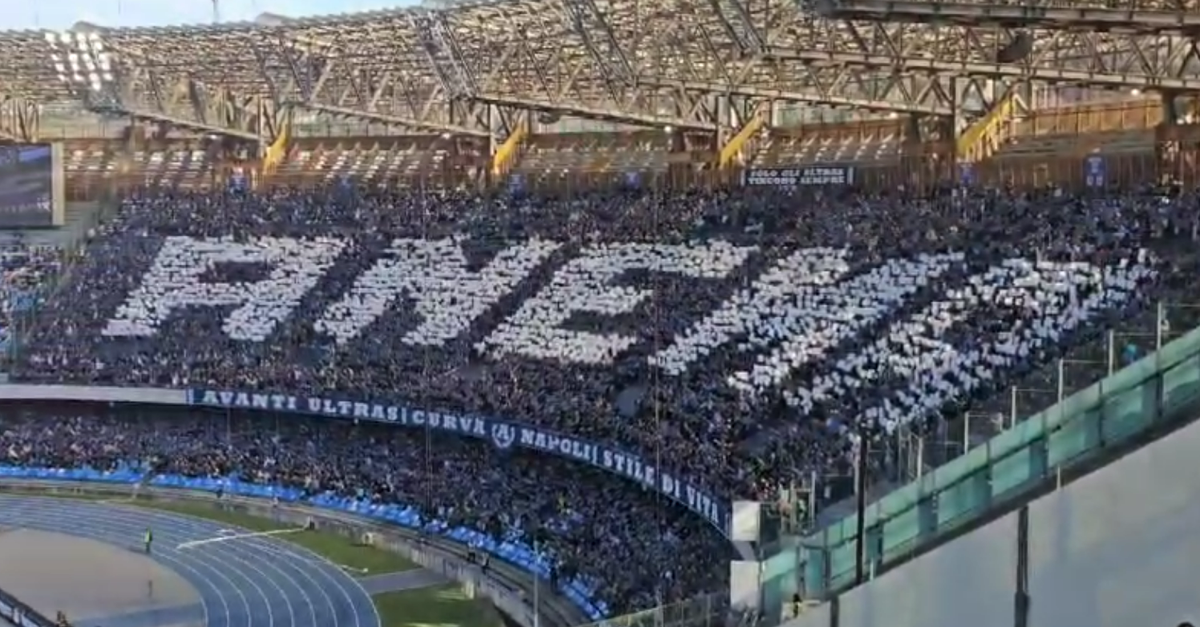 “Anema e core”, la coreografia da brividi delle due Curve del Maradona - Calcio Napoli 1926