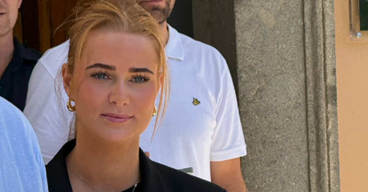 Hojlund è a Villa Stuart con la sua ragazza: gli scatti della bella ...