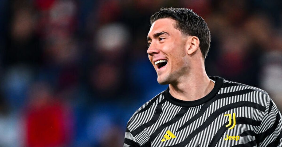Vlahovic: “PSG? Voglio vincere qualcosa di importante alla Juve e poi ...