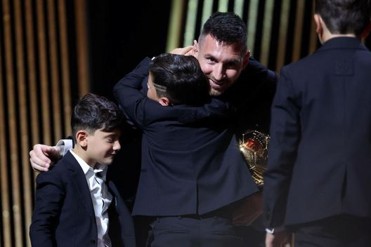 Messi Vince Lottavo Pallone Doro In Carriera “grazie A Mia Moglie C