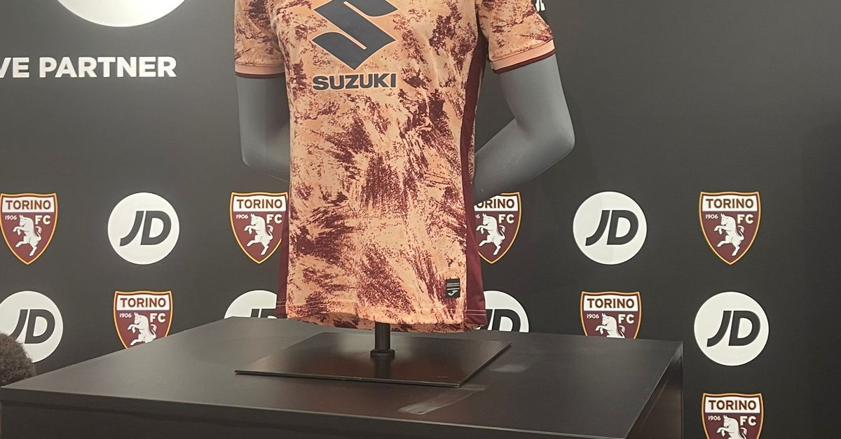 I lettori di Toro News bocciano la terza maglia granata: a più del 75% ...