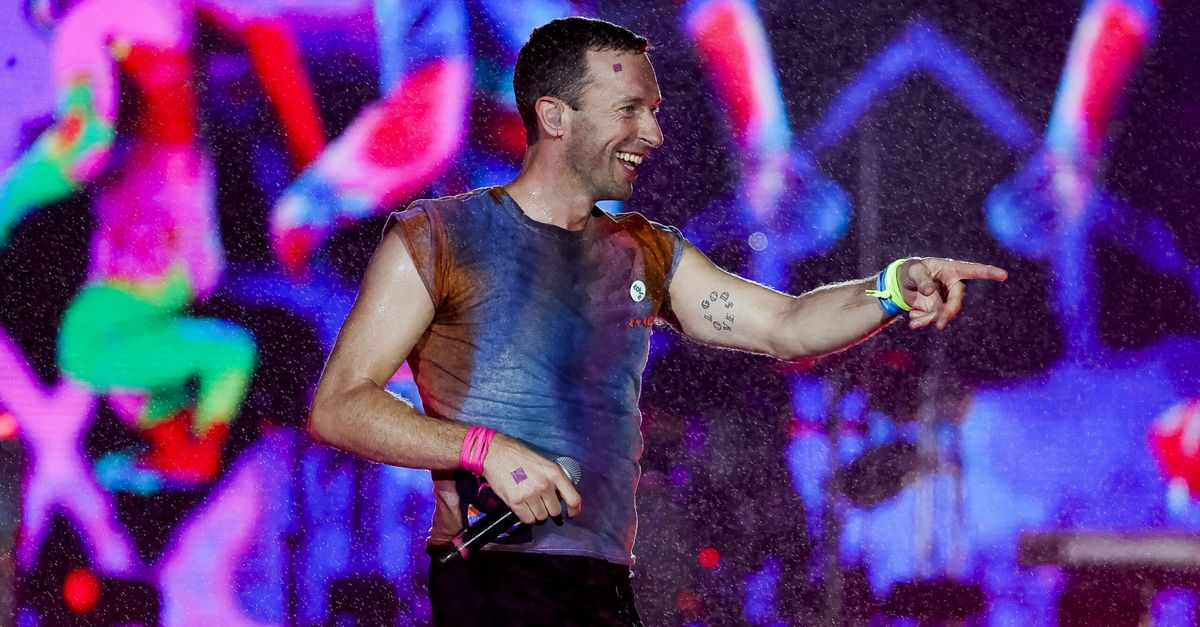 FOTO Coldplay, bellissimo omaggio del leader della band a Diego Armando ...