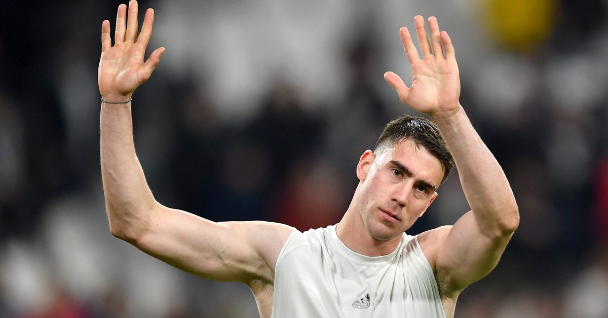 Vlahovic, il PSG si tira indietro. Ma c’è un’altra super big sul serbo ...