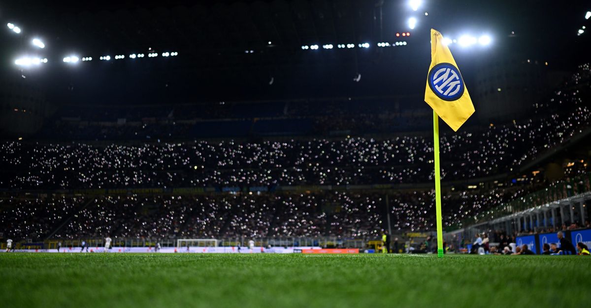 Inter, col Torino coreografia di tutto lo stadio. Trofeo con la Lazio ...