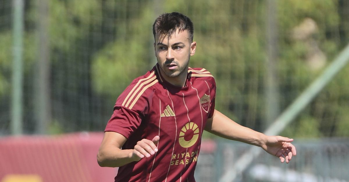 Monza-Roma, infortunio per El Shaarawy: problema al polpaccio sinistro ... Monza-Roma, infortunio per El Shaarawy: problema al polpaccio sinistro ...