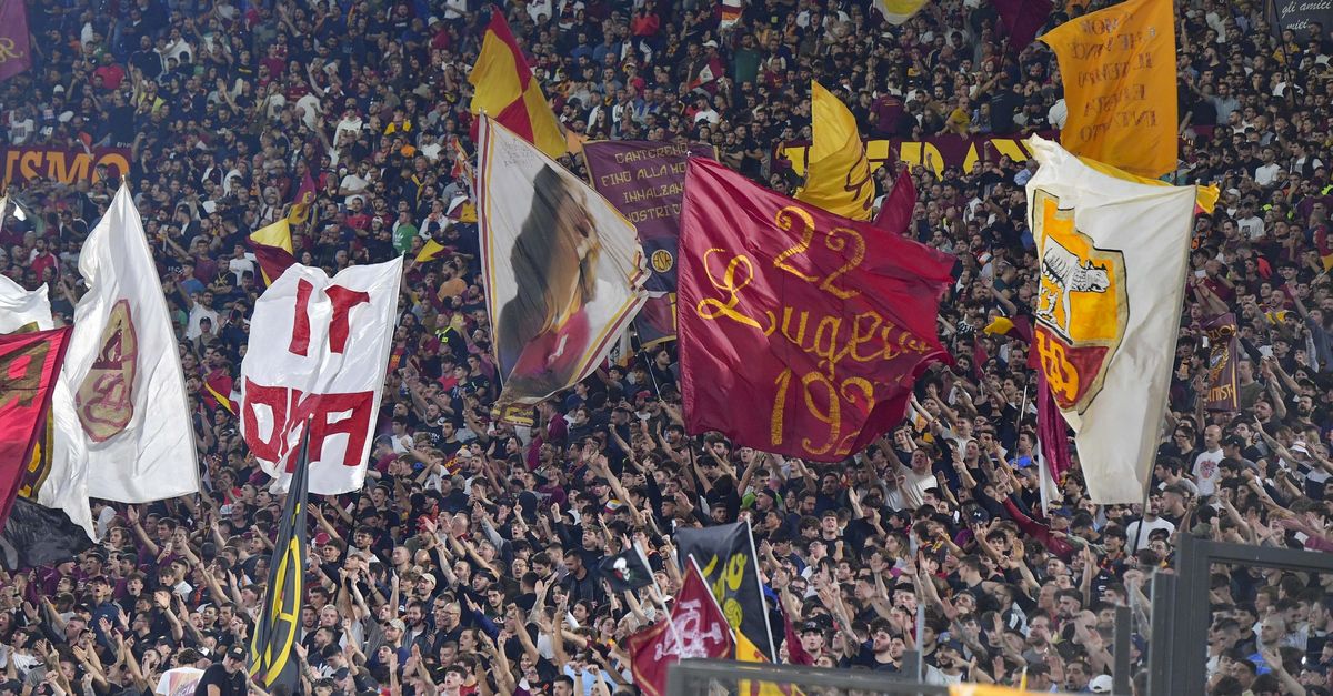 FOTO Gli Ultras della Roma omaggiano l’assassino di Ciro Esposito: lo ...
