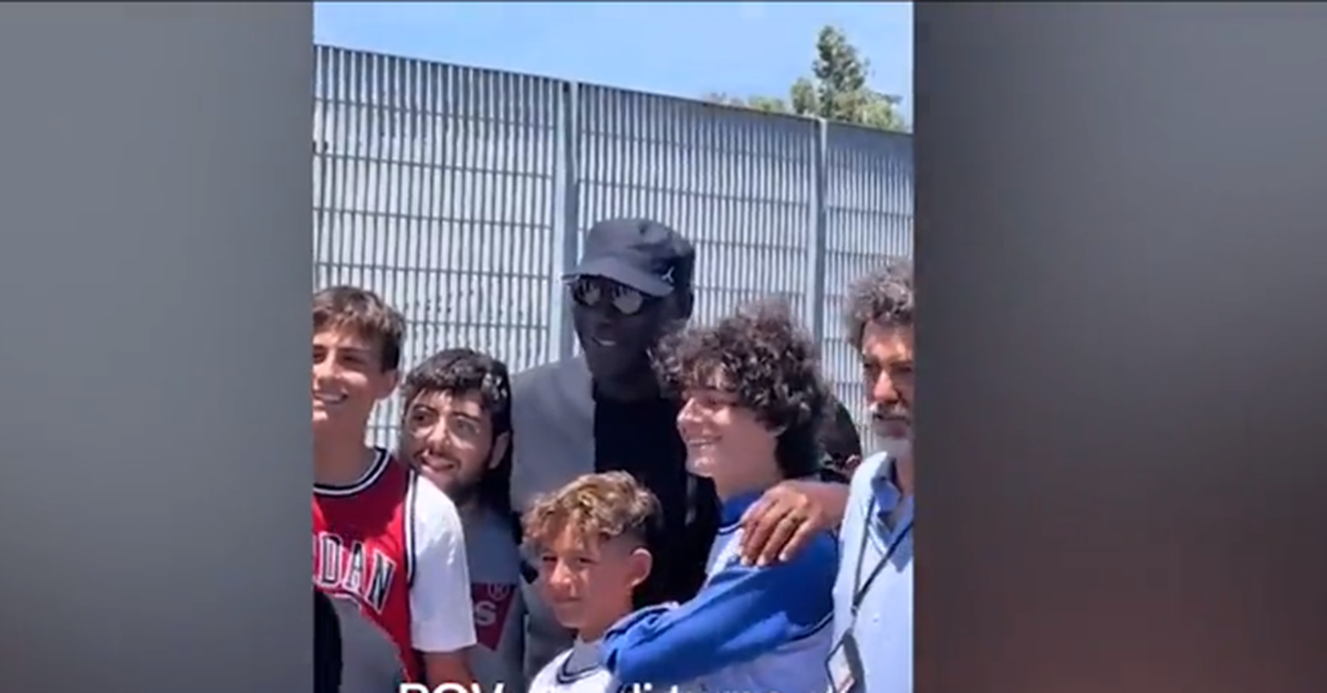 VIDEO Michael Jordan, l’ex stella del basket a Catania con il suo jet ...