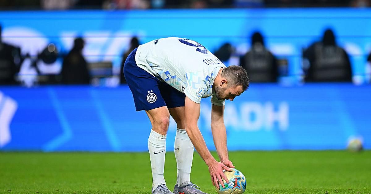 CdS - Se parte de Vrij l'Inter non andrà su un centrale. L'olandese ...