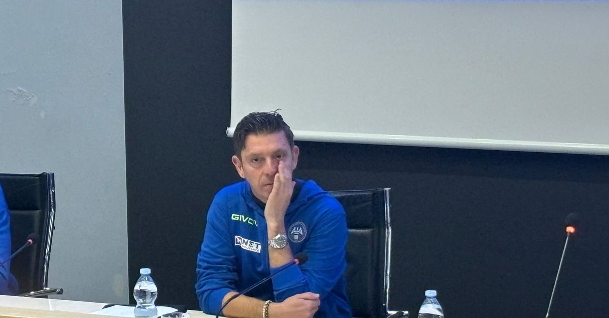 Rocchi: “Il rigore l’ha sbagliato il Verona, non noi. Così non ci ... Rocchi: “Il rigore l’ha sbagliato il Verona, non noi. Così non ci ...