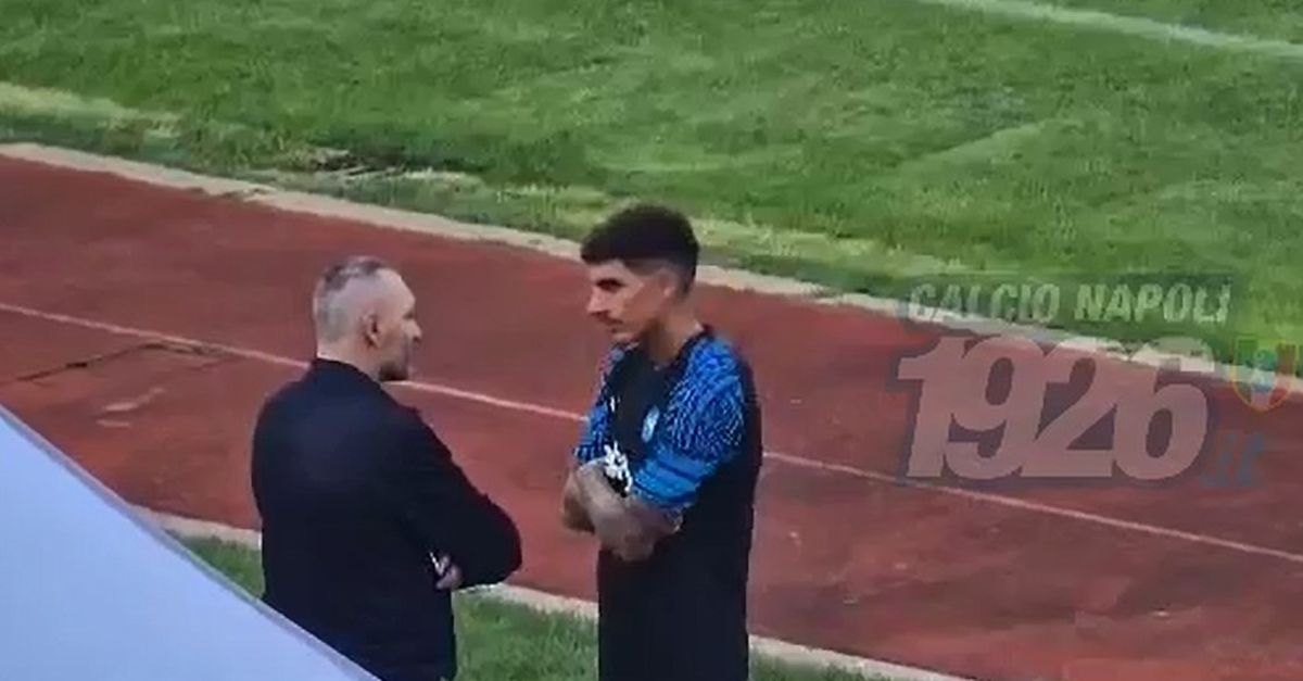 VIDEO Di Lorenzo, lungo colloquio a bordocampo con Giuffredi: novità sul rinnovo? - Calcio ...
