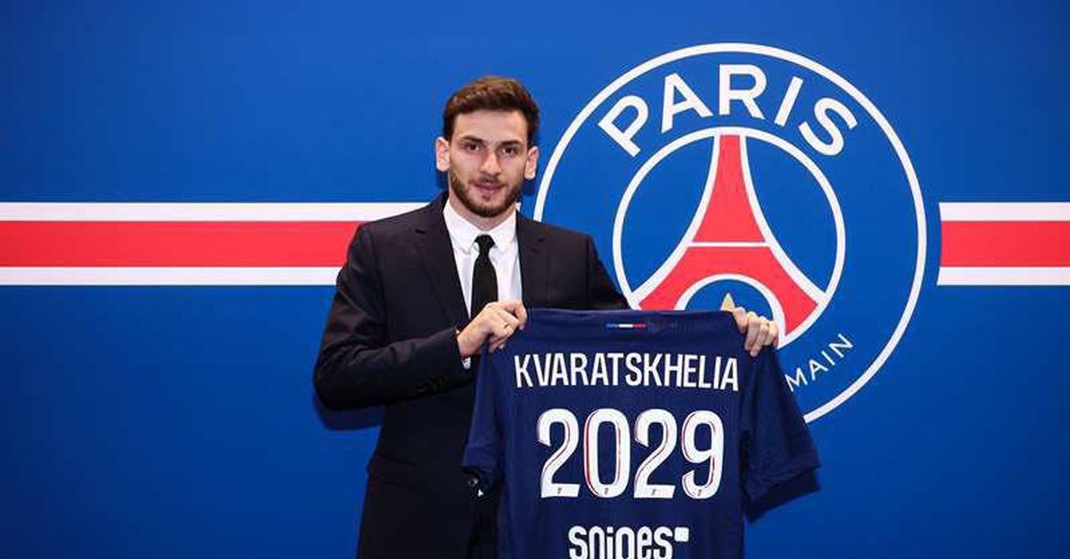 Kvaratskhelia-PSG, ora è ufficiale: il comunicato e le prime parole ...