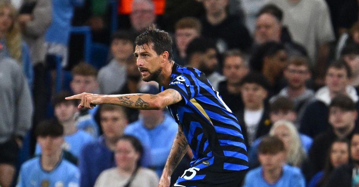 Inter, il muro Acerbi ha retto contro il migliore. Ora aspetta Morata ...