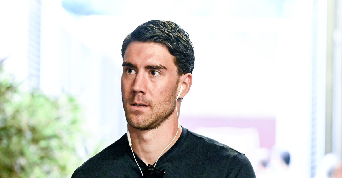 Incredibile Vlahovic, schernisce la Juve: “Perché dovrei essere pagato ...