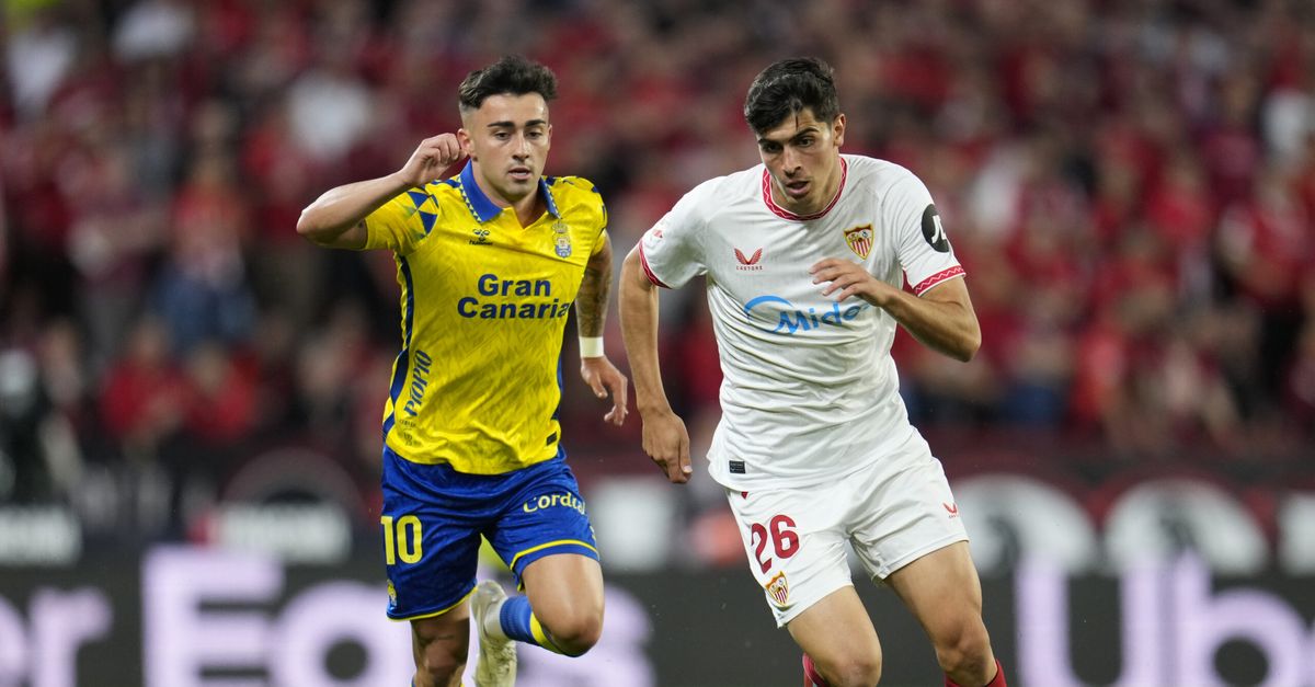 Dalla Spagna - Juanlu, distanza tra i club colmabile: cosa filtra da Siviglia - Calcio Napoli 1926