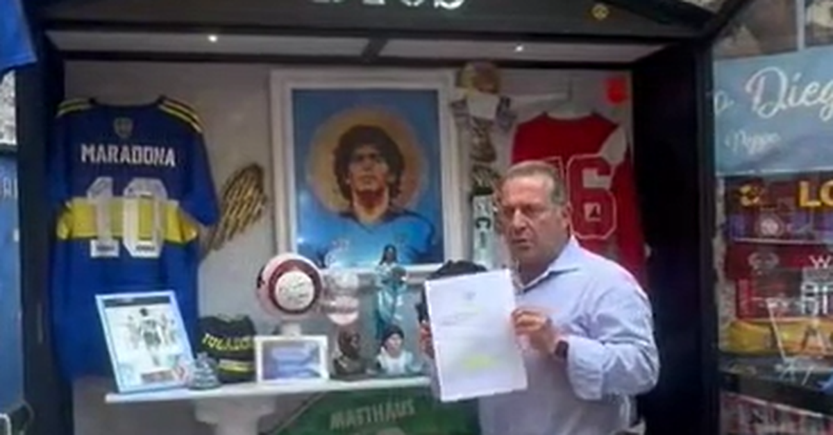 Maradona non fu un evasore: l’emozionante gesto del suo avvocato ... Maradona non fu un evasore: l’emozionante gesto del suo avvocato ...