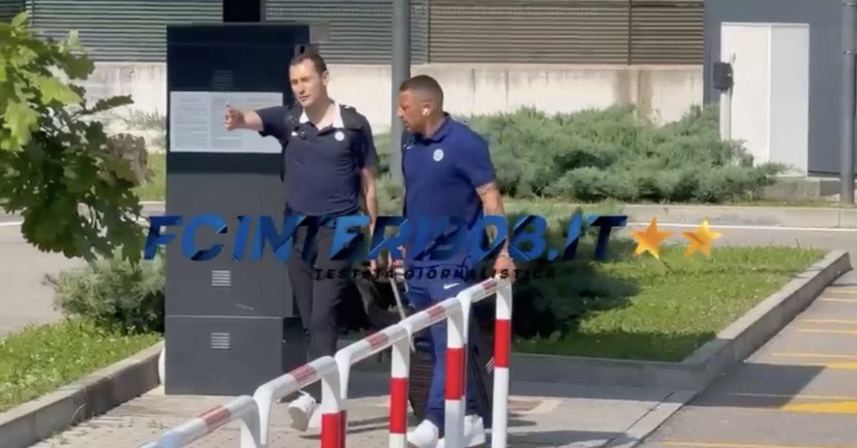 VIDEO FCIN1908 / Inter in partenza per il Mondiale: l'arrivo di Palombo ...