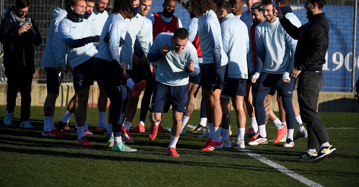 Ibrahimovic alla Lazio: dall'arrivo al primo allenamento, le immagini ...