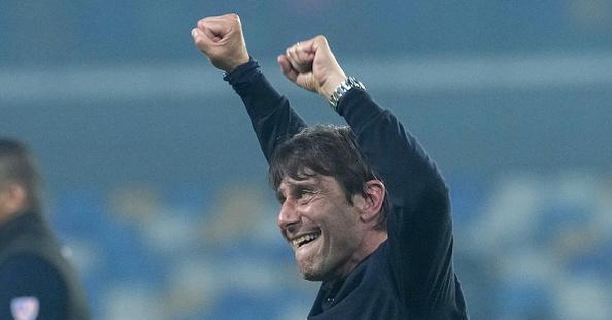 Conte resta a Napoli, Manfredi: "Questo è il nostro momento" - LA FOTO ...