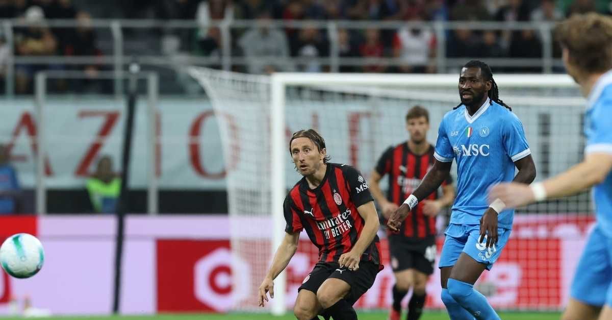 Milan-Napoli 2-1 (90'): sofferenza in 10, ma tre punti meritati | Serie ...